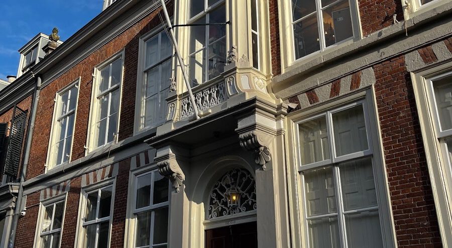 She did not stand aside - Historical Journal Aanzet